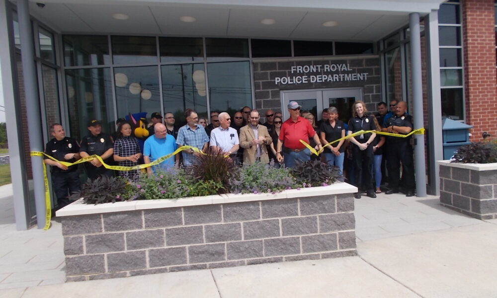 Town citizens get a close-up look at ‘their’ new police building ...