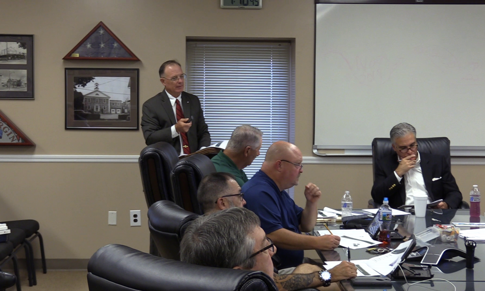 Town auditor instructs Town Council on how to read Comprehensive Annual ...