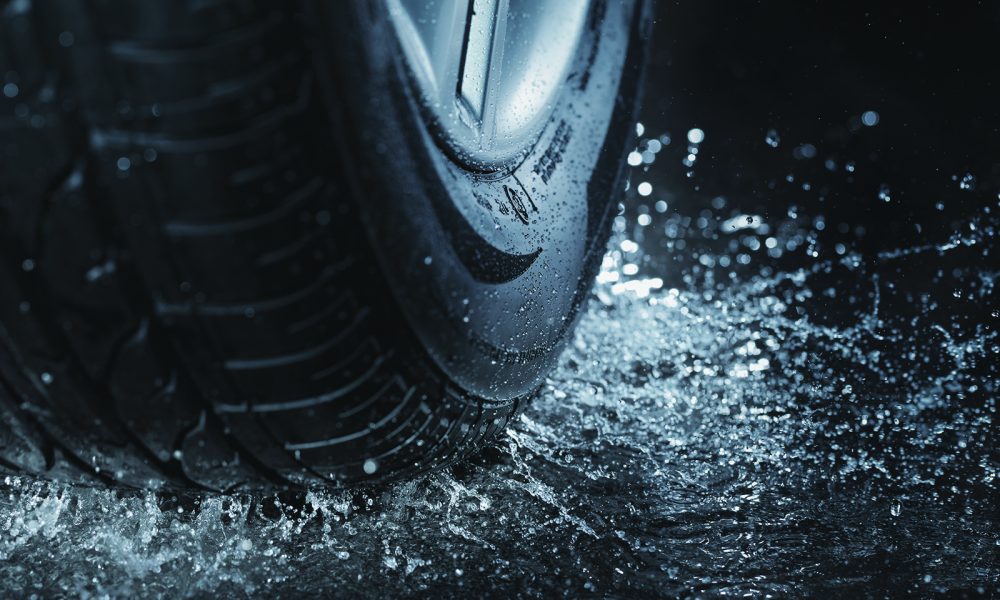 How to avoid hydroplaning - Royal Examiner