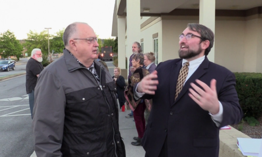 Citizen group gathers signatures for petition to out Board of ...