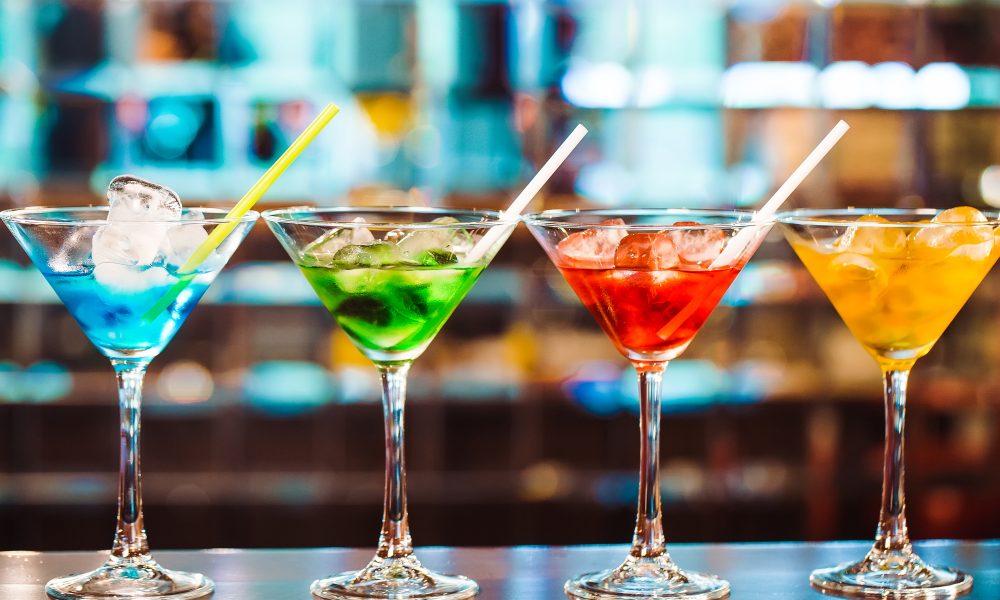 What time is mocktail hour? - Royal Examiner