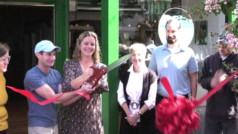 Front Royal Wines opens on Main Street - Royal Examiner