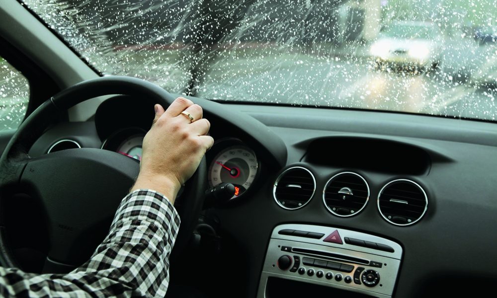 6 tips for driving in the rain - Royal Examiner