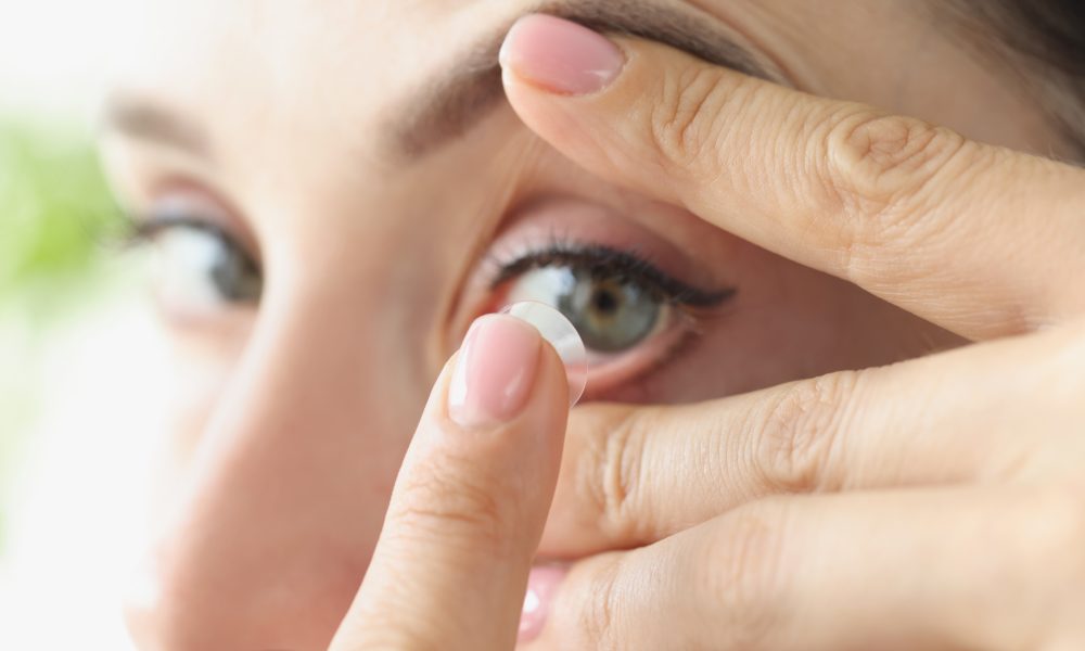 Tips for safe use of contact lenses - Royal Examiner