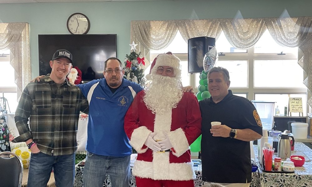 Santa brings cheer to local seniors with help from WC Sheriff’s Office ...