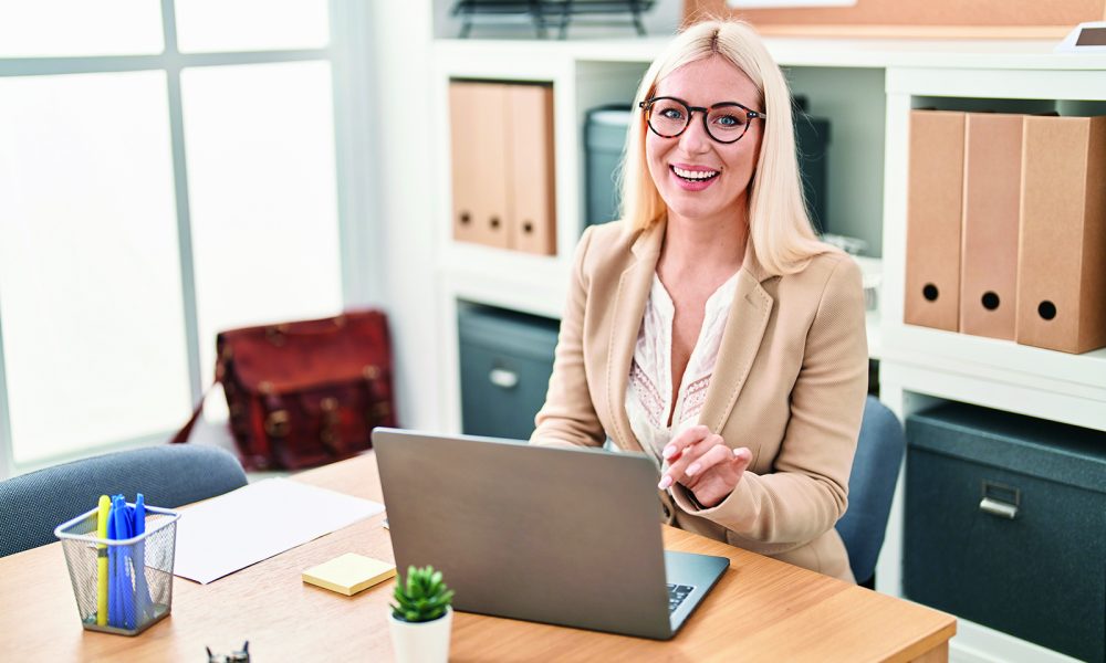 4 facts about administrative workers - Royal Examiner