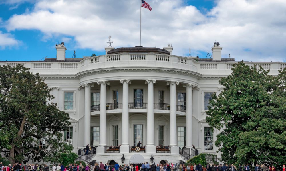 Deck (most of) the Halls: Minus East Wing, White House Tours Expected ...
